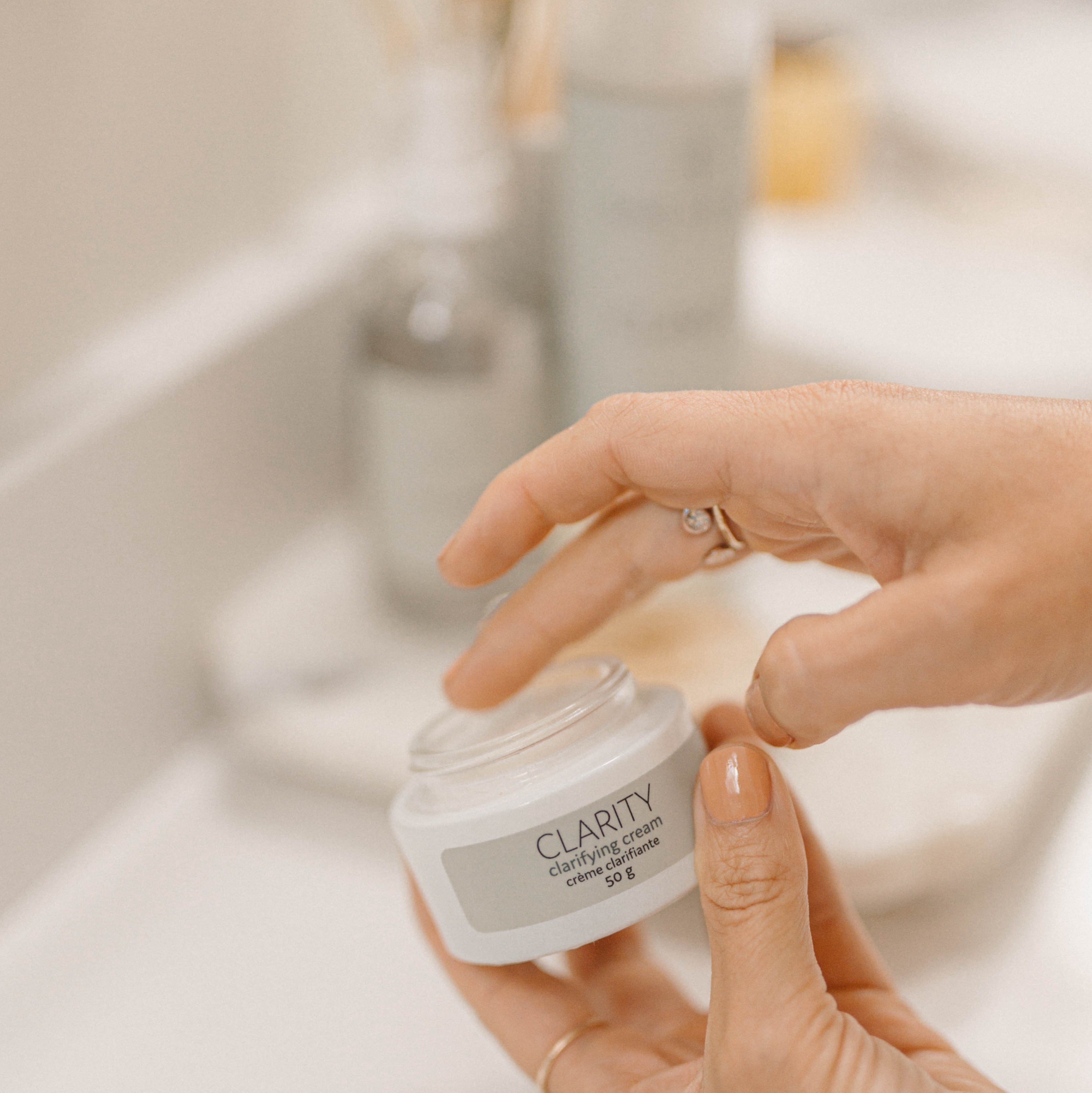 Clarity Face Cream: Lightweight Hydration and Matte Finish - barenature.ca